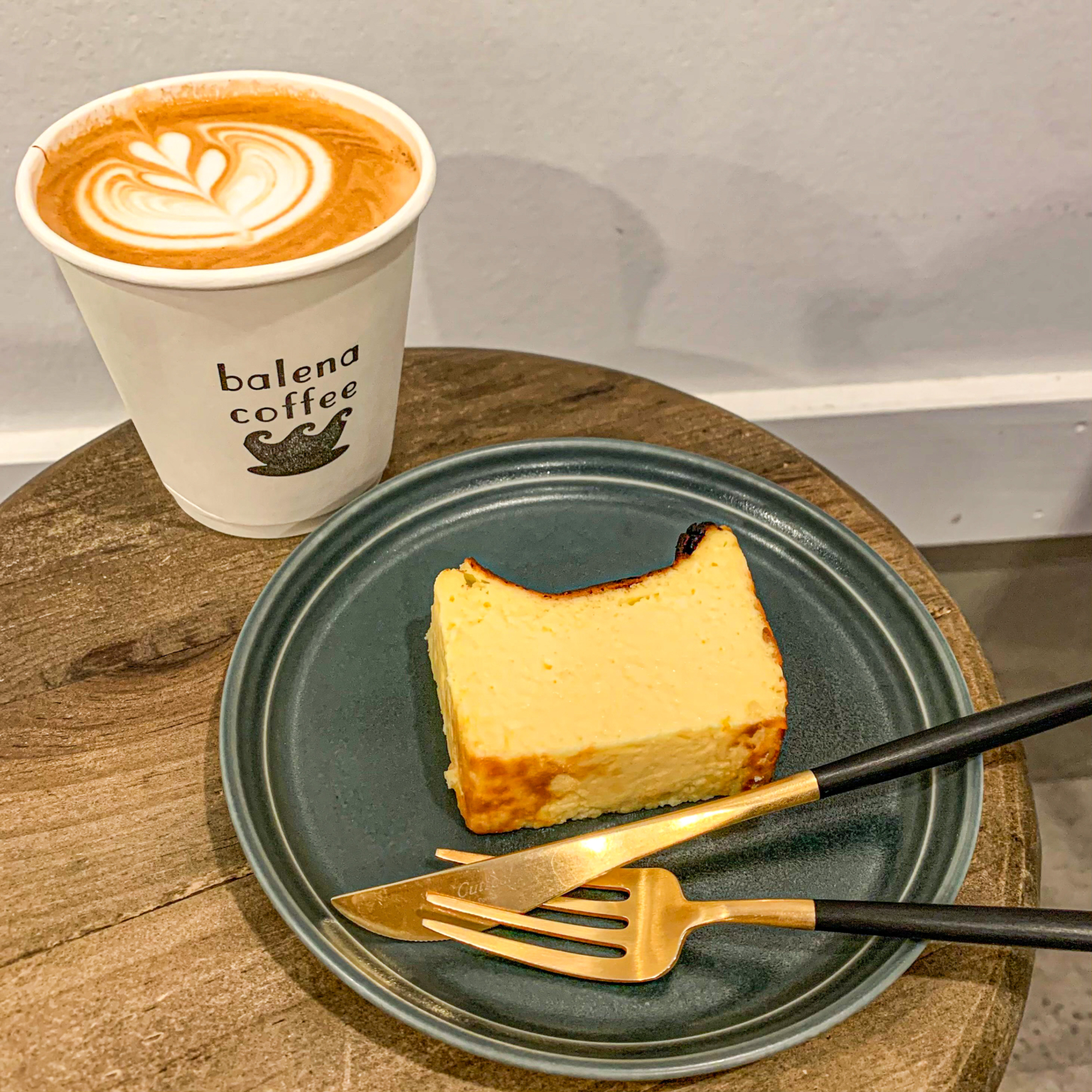 コーヒー店「balena Coffee」の絶品デザート（田川郡香春町）