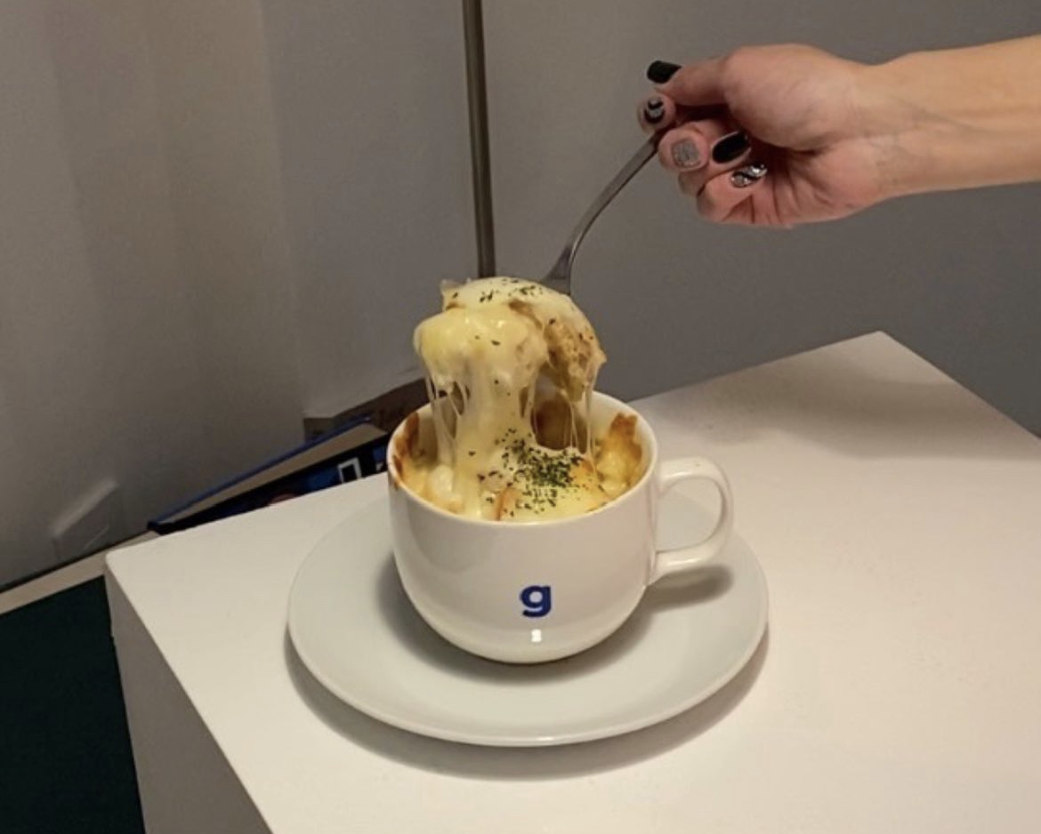 燃えるパフェも！大人気「gifff（ジフ）」で夜カフェスタート