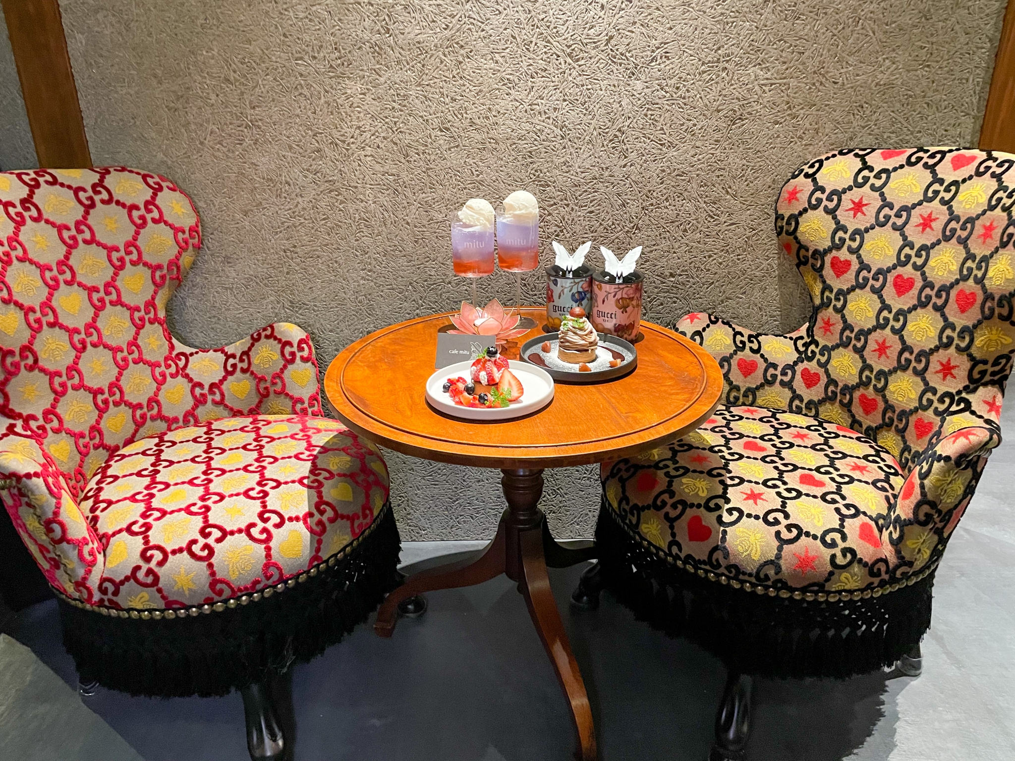 福岡・春吉の注目店！全席GUCCI椅子の「cafe mitu（ミツ）」