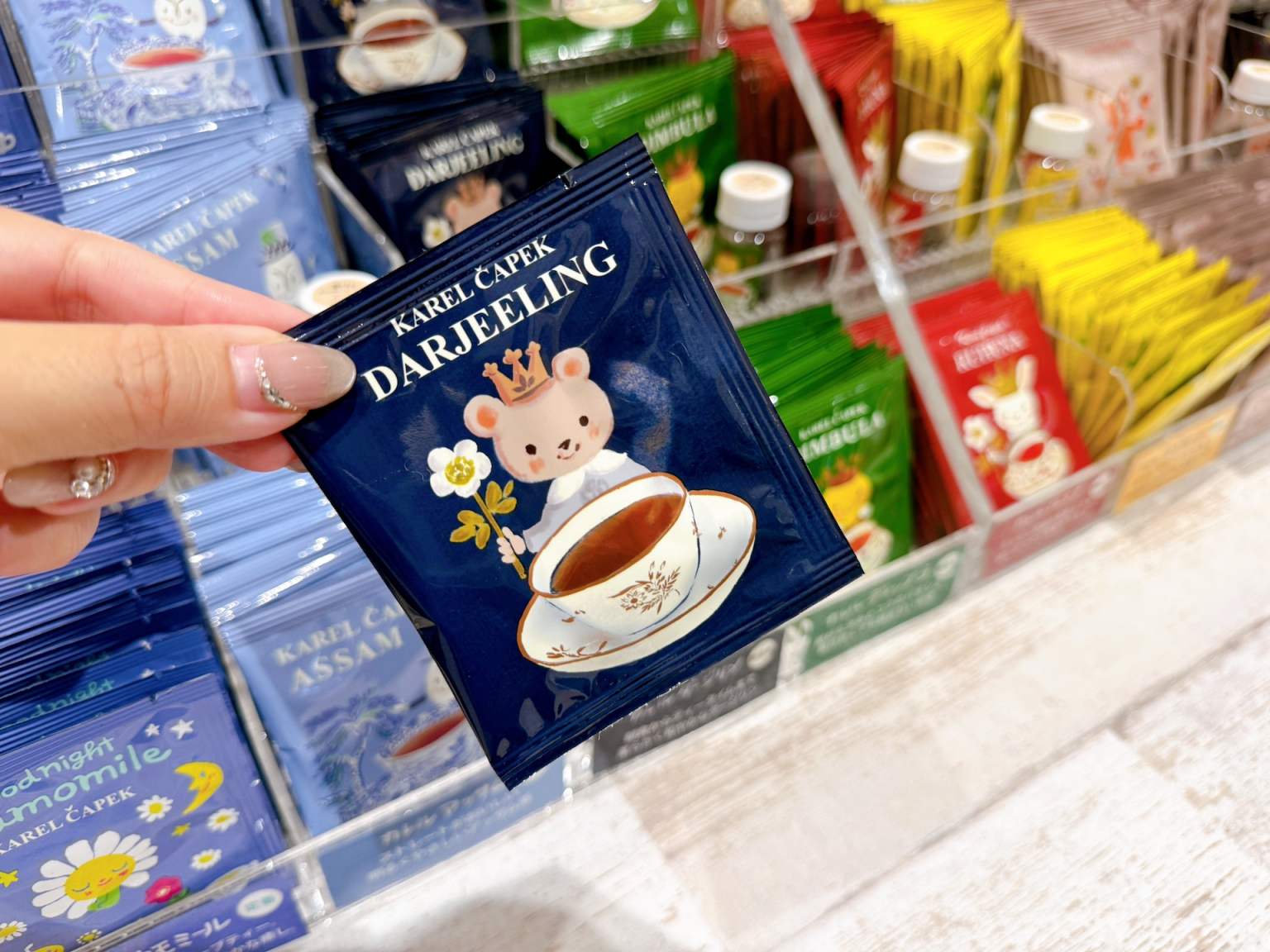 10x stronger milk tea! "Karel Capek Tea Shop" at Hakata Station