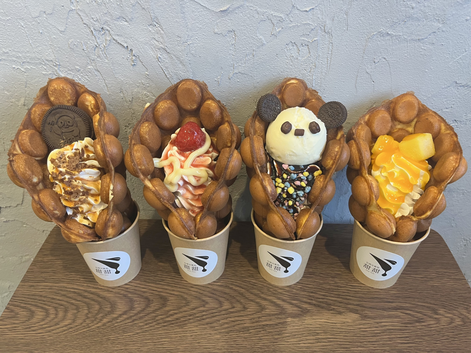 The waffles are voluminous! "TenTen Taiwan Sweets Shop" in Shingu Town