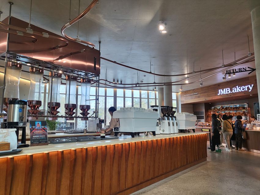 本格コーヒーが楽しめる！「JM COFFEE ROASTERS釜山本店」